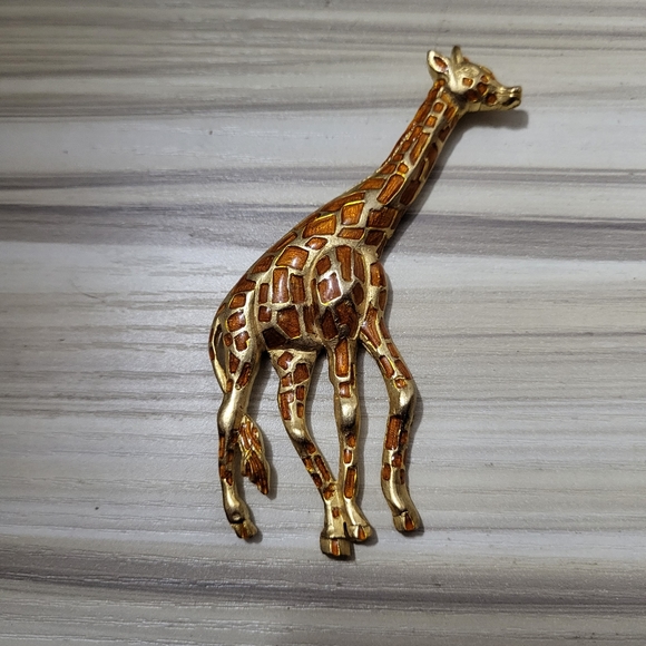 unbranded | Jewelry | Vintage Large Matte Gold Orange Enamel Giraffe ...